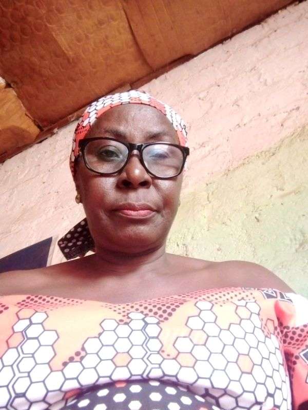 Thérèse Ngo henha: Hi.. | Mbalmayo Black Senior Personals