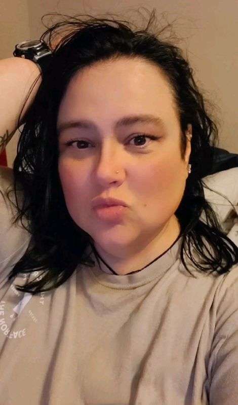 Danielle Michaud: Hi.. | Seoul Asian Senior Personals