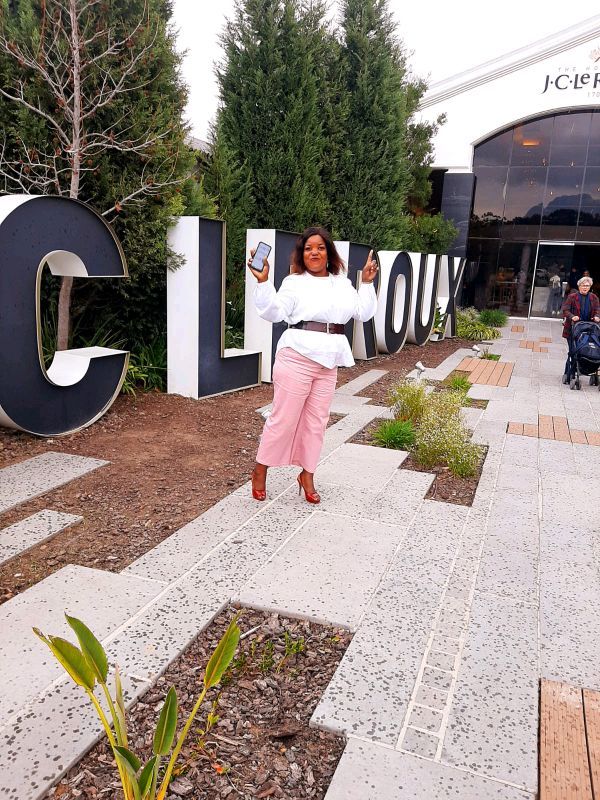 Nombuso Dlamini: Hi.. | Stellenbosch Chat