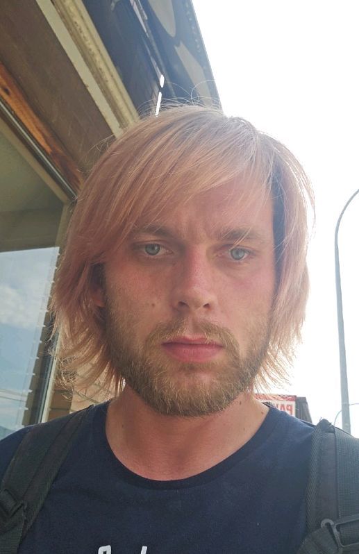 Devon Knapp: Hi.. | Vernon Gay Singles