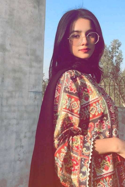 jani: Hi.. | Single Women in Jhang Sadr