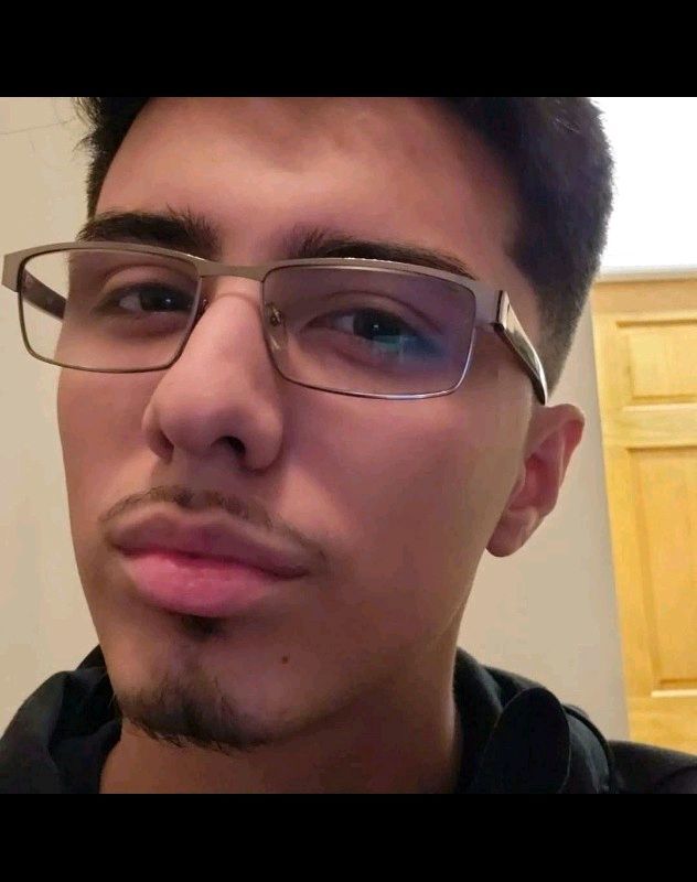 Jeremiah Rodriguez: Hi.. | Gay Personals