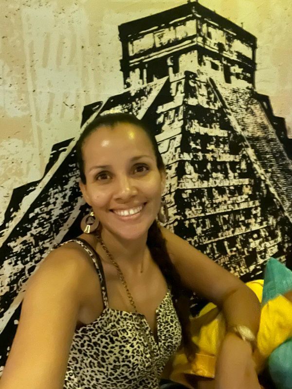 Bella: Hi.. | Single Women in San Juan