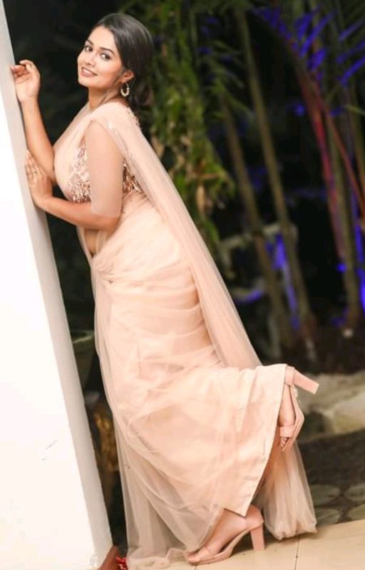 Ashini: Hi.. | Meet Women in Colombo