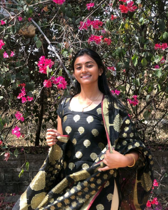 Divya Joshi: Hi.. | Pune Singles