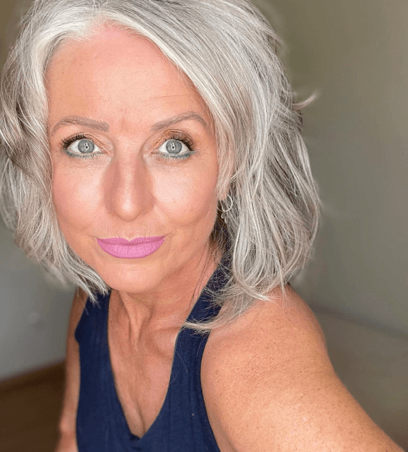 julie : Hi.. | Single Senior Women in Prineville