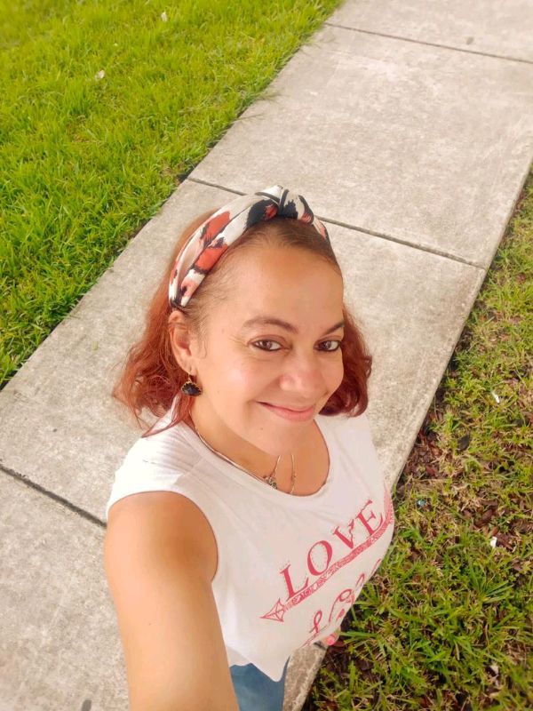 Sandra Bieber: Hi.. | Manhattan Personals