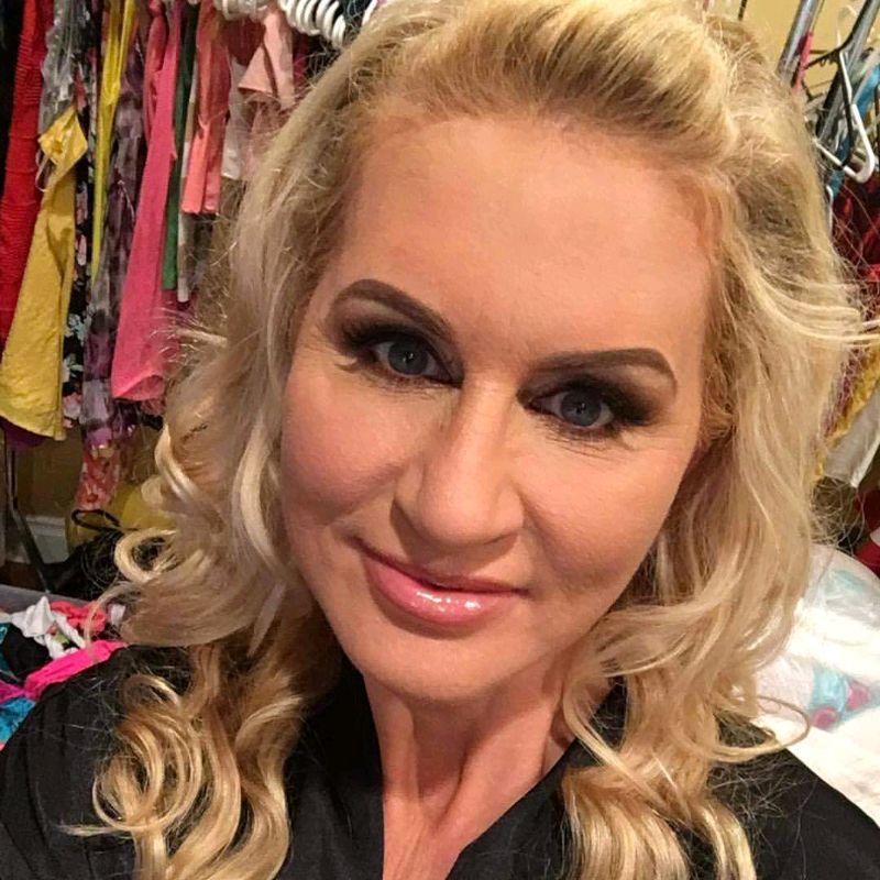 Deborah Lea hinkle: Hi.. | Single Senior Women in Augusta