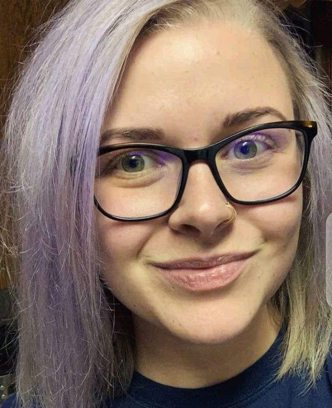 Bella : Hi.. | Single Women in Minnesota City