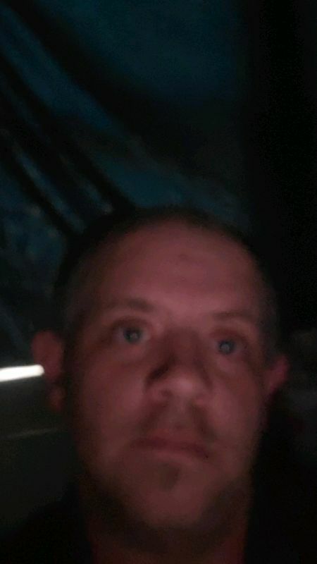 Christopher Weems: Hi.. | Single Men in Yreka