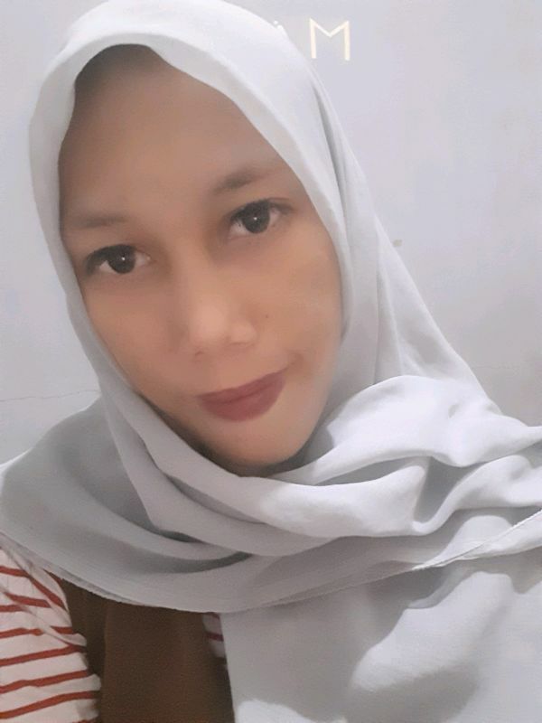 Hasna Wati: Hi.. | Curug Chat