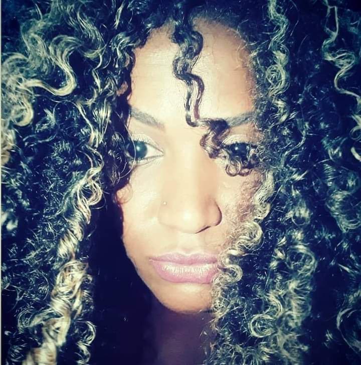 Carla Almeida: Hi.. | Rio De Janeiro Singles