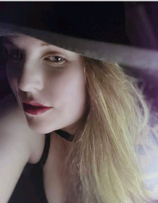 Kiersten Nicole: Hi.. | San Diego Chat